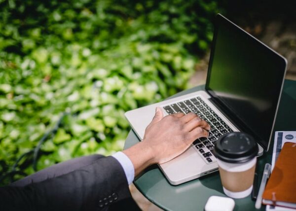 11 Contoh Tema Seminar Kewirausahaan yang Menarik